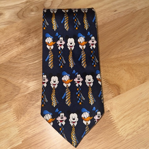 Disney | Accessories | Walt Disney World Disneyland Resort Mickey ...